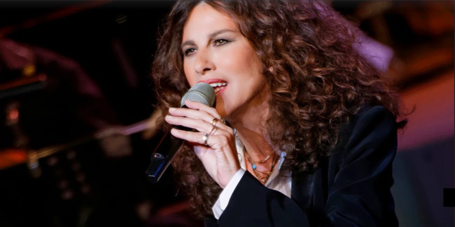 GREEK SINGERS PERFORMING IN ATHENS - Why Athens