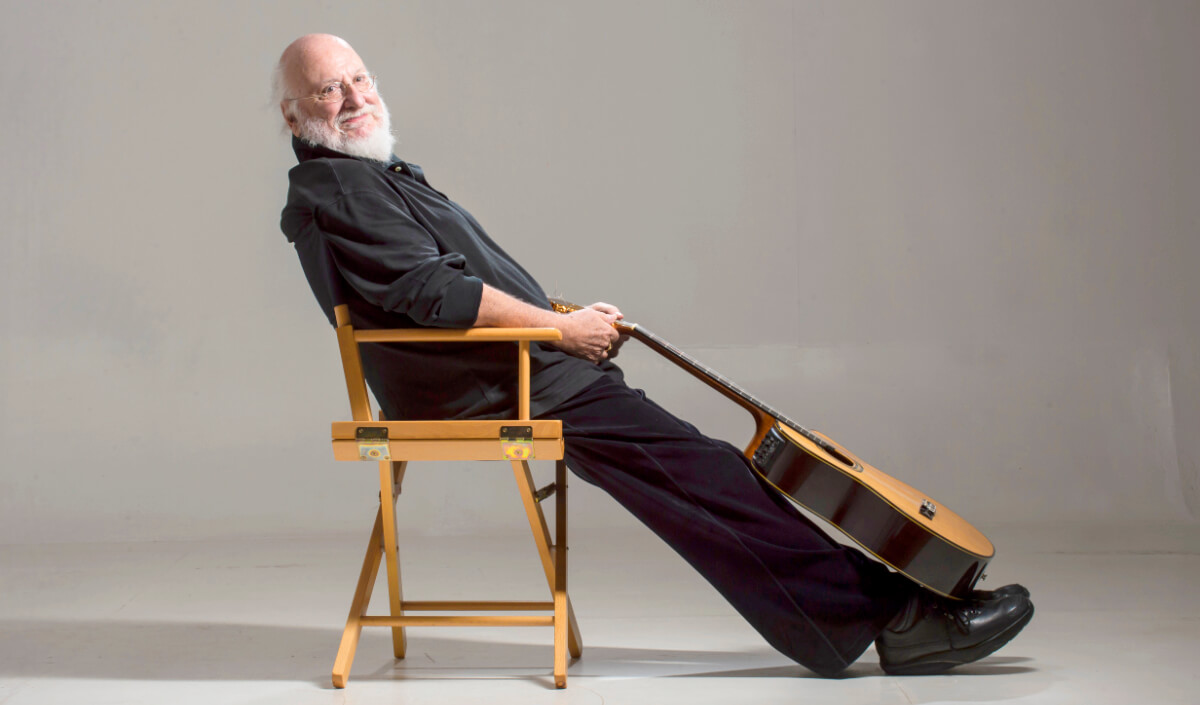 GREEK SINGERS PERFORMING IN ATHENS - Why Athens